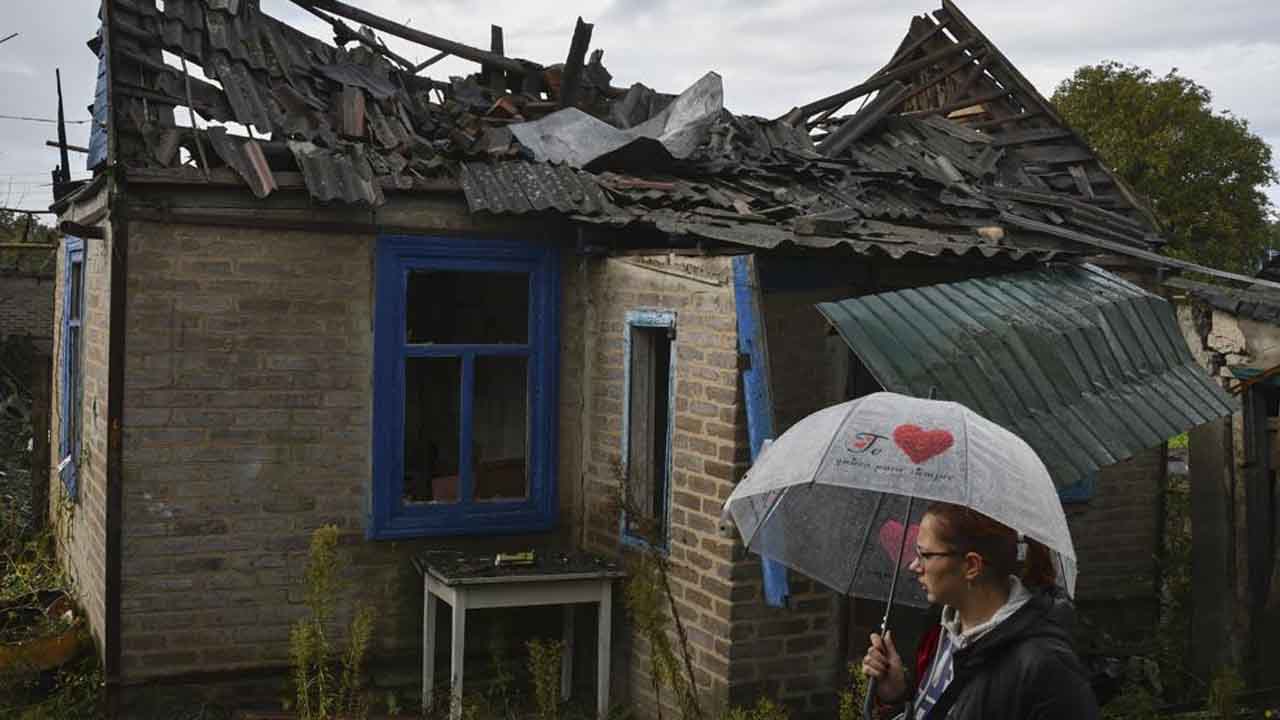 Putin Signs Laws Annexing 4 Ukrainian Regions