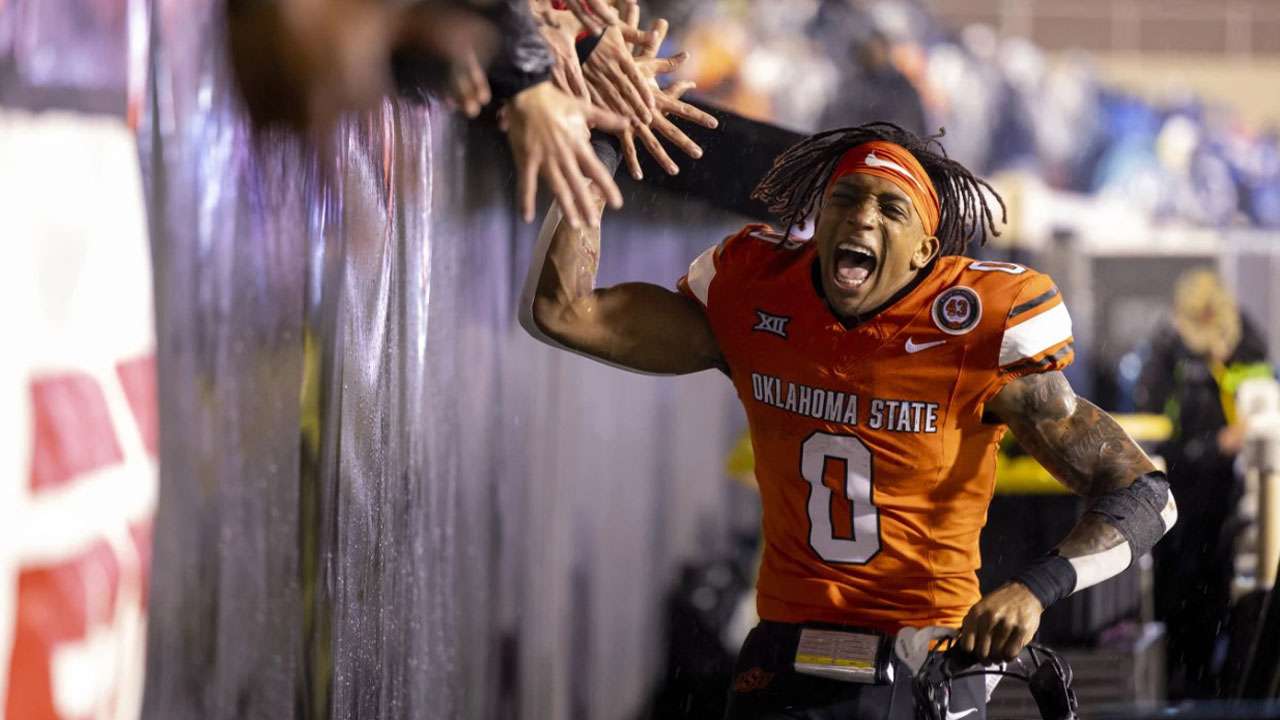Oklahoma State's Gordon Putting Up Barry Sanders-Like Numbers Heading ...