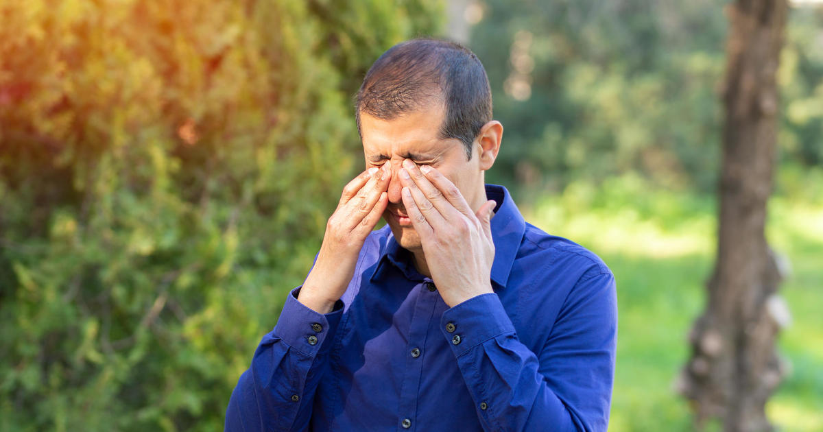 Did You Look At The Solar Eclipse Too Long? Doctors Explain Signs Of ...