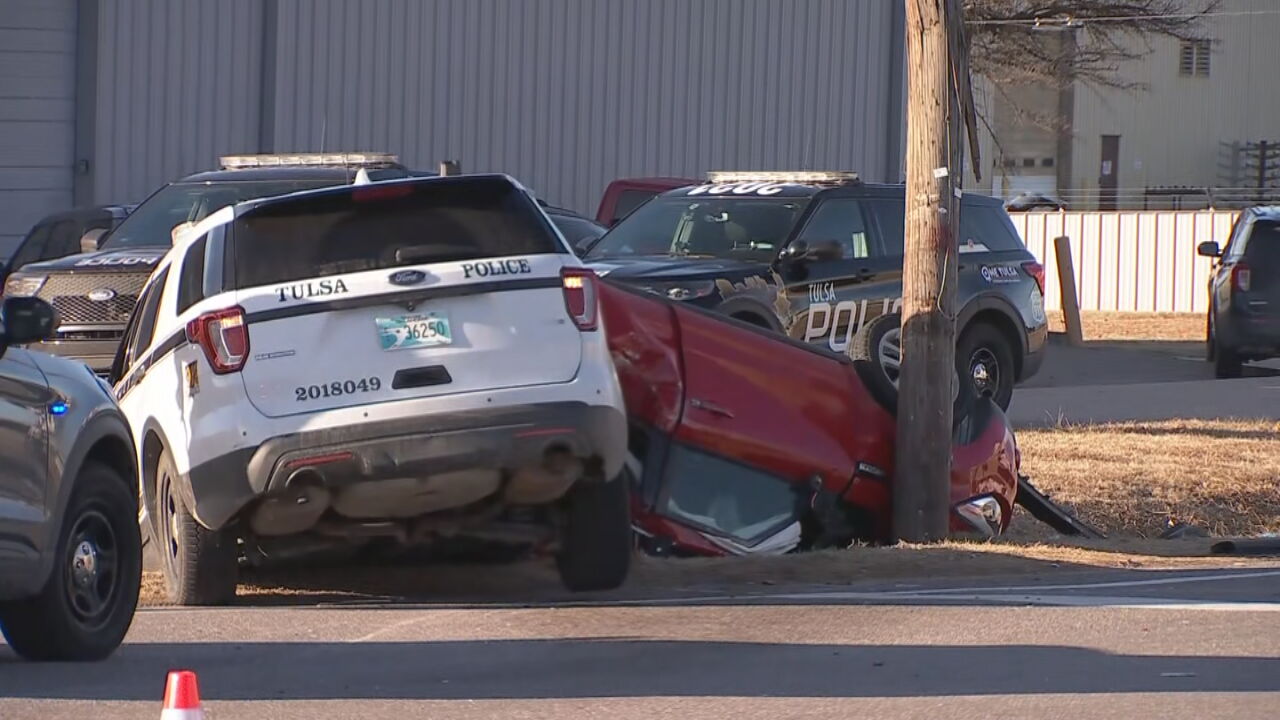 4 Teen Suspects In Custody After Police Chase Ends In Crash At Tulsa Intersection