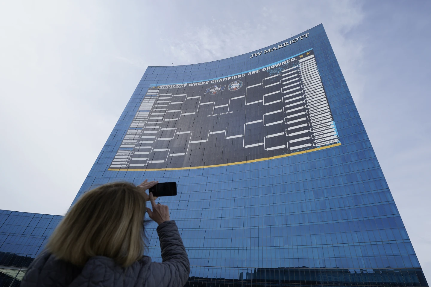 How Bracketologists Are Using Artificial Intelligence This March Madness