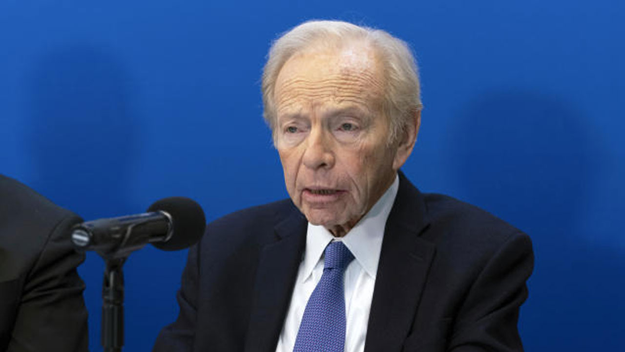 Joe Lieberman, Longtime Senator And 2000 Vice Presidential Nominee ...