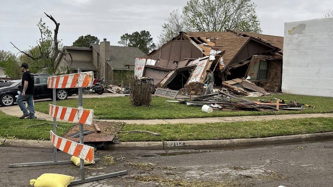Owasso residents hit by storm recall moments before & after the tornado ...