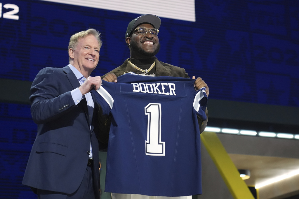Dallas Cowboys select Tyler Booker from Alabama with the 12th pick in ...