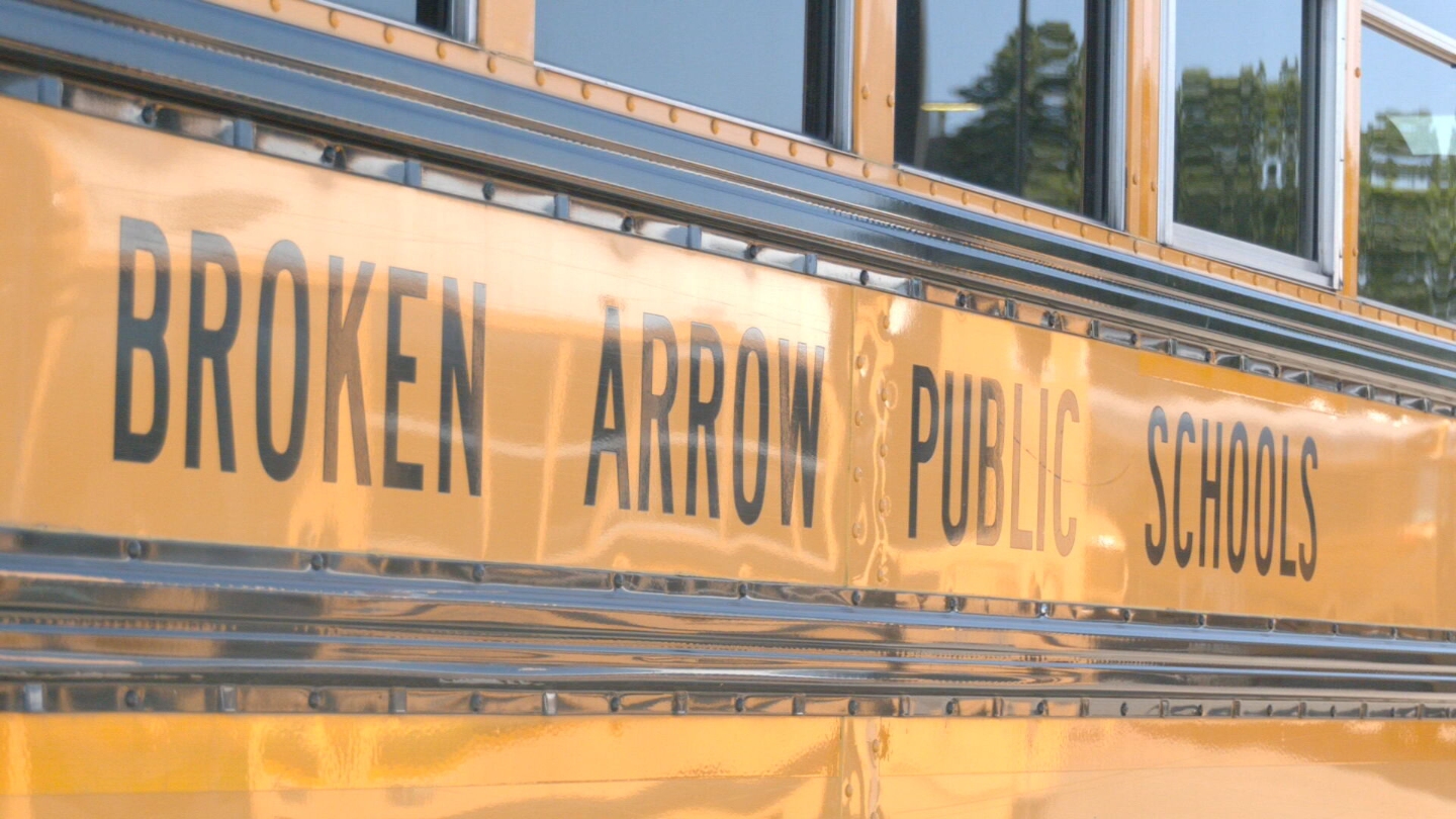 Broken Arrow schools launch real-time bus tracking app for parents