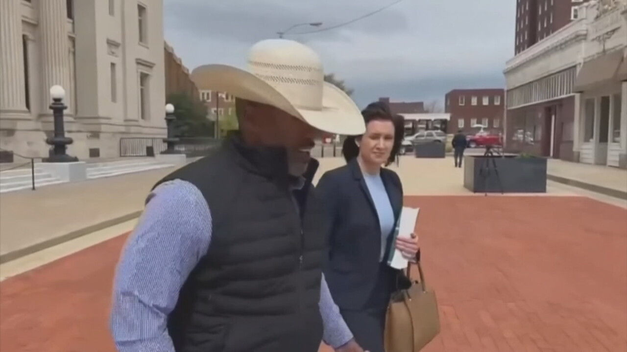 Former NFL player LeShon Johnson convicted of running major dogfighting ...