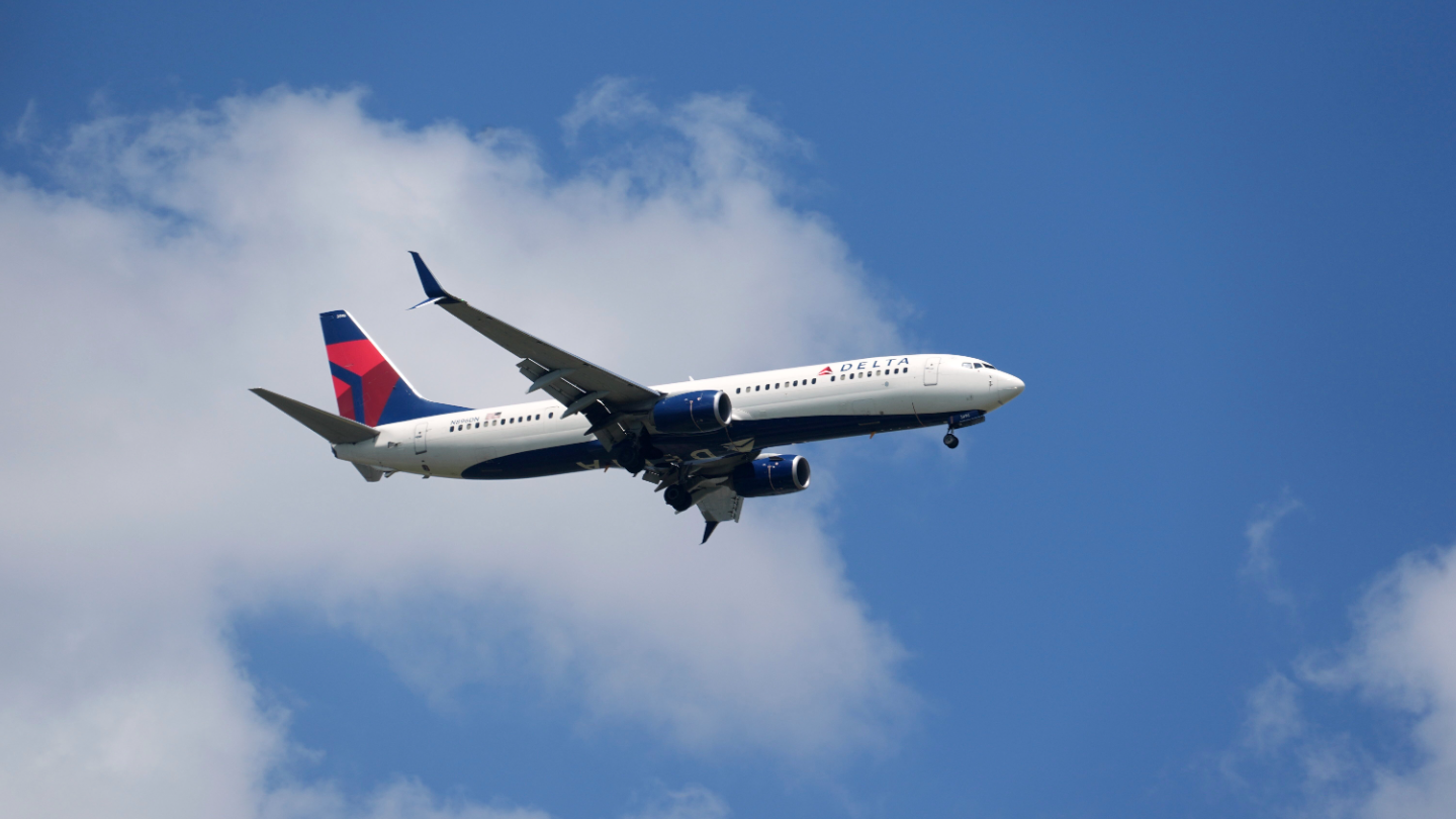 What Causes Turbulence? A simple guide to understanding why flights get bumpy