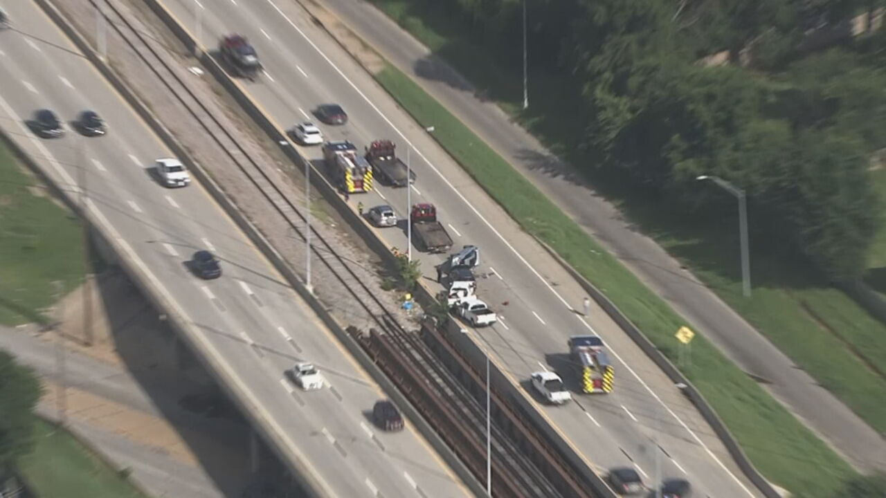 Eastbound BA Expressway traffic impacted by rollover crash in Tulsa