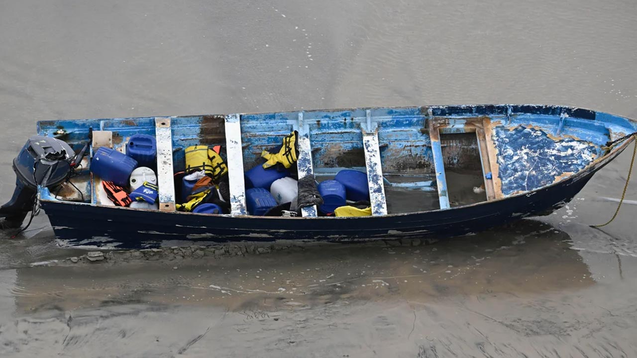 Boat capsizes off San Diego beach, killing 3 and leaving 9 others missing