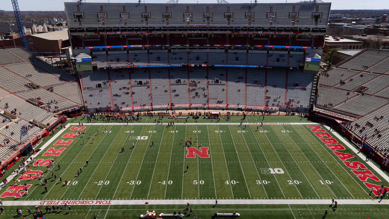 Nebraska WR Decoldest Crawford Stars In Perfect NIL Ad For Air ...