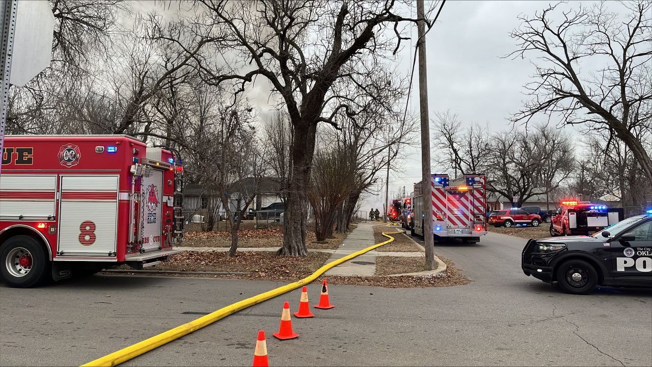 2 Injured In NW Oklahoma City Commercial Fire