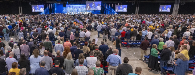 Southern Baptists Narrowly Reject Formal Ban On Churches With Any Women ...