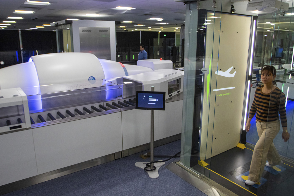 TSA Testing New Self-Service Screening Technology At Las Vegas Airport ...