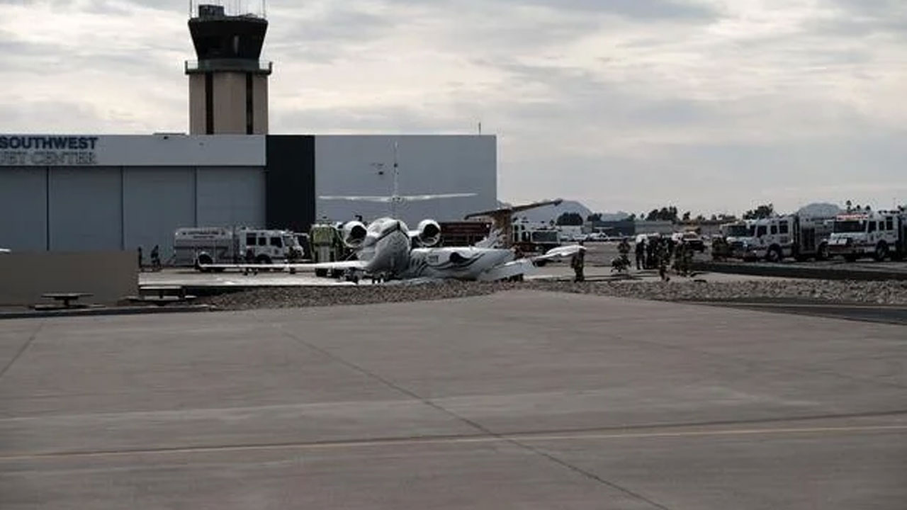 1 dead after Vince Neil's plane crashes into another jet at Scottsdale ...