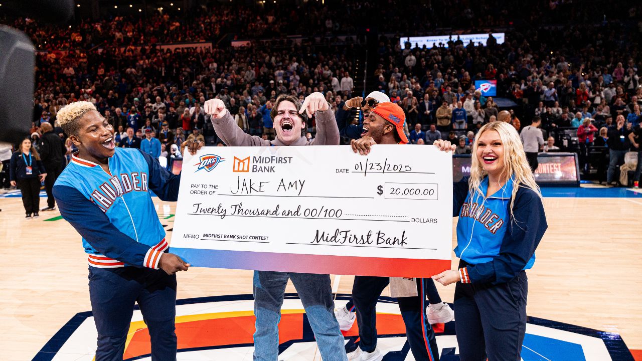 19-year-old Thunder fan wins $20,000
