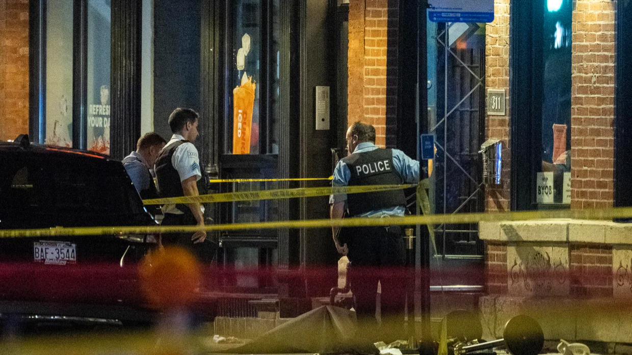 4 killed, 14 wounded in Chicago mass shooting outside River North nightclub