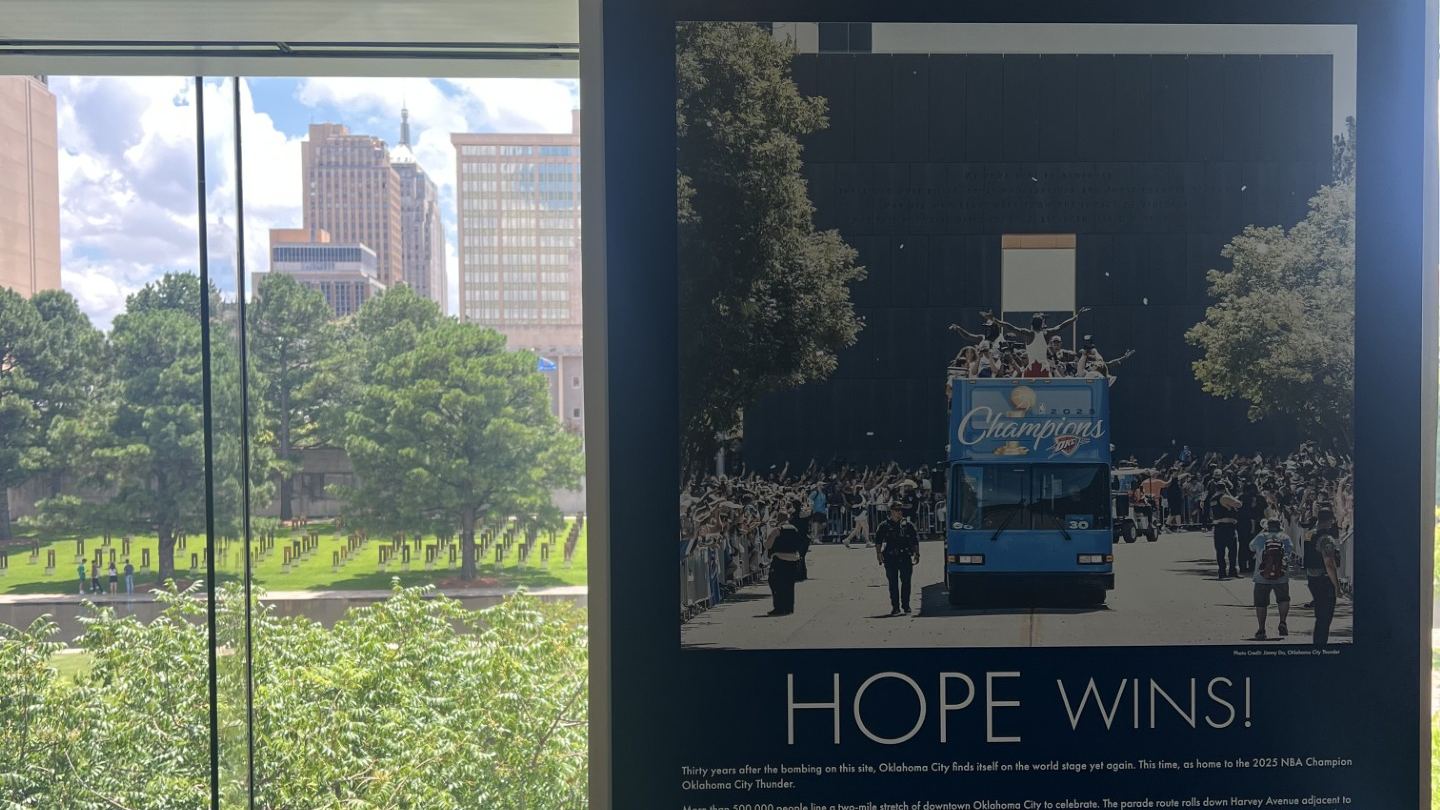 How to buy the iconic Thunder Championship Parade photo