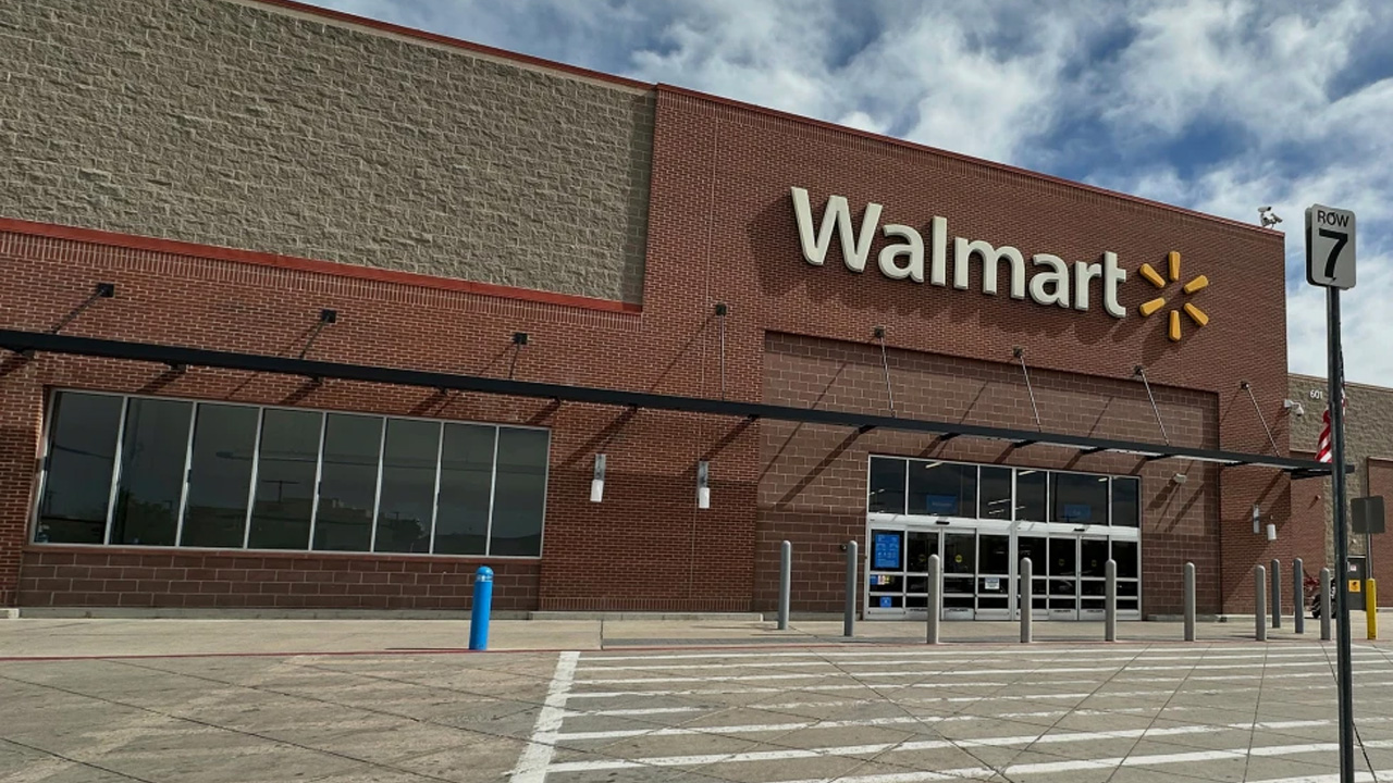 Trump warns Walmart: Don’t raise prices due to my tariffs but do eat ...